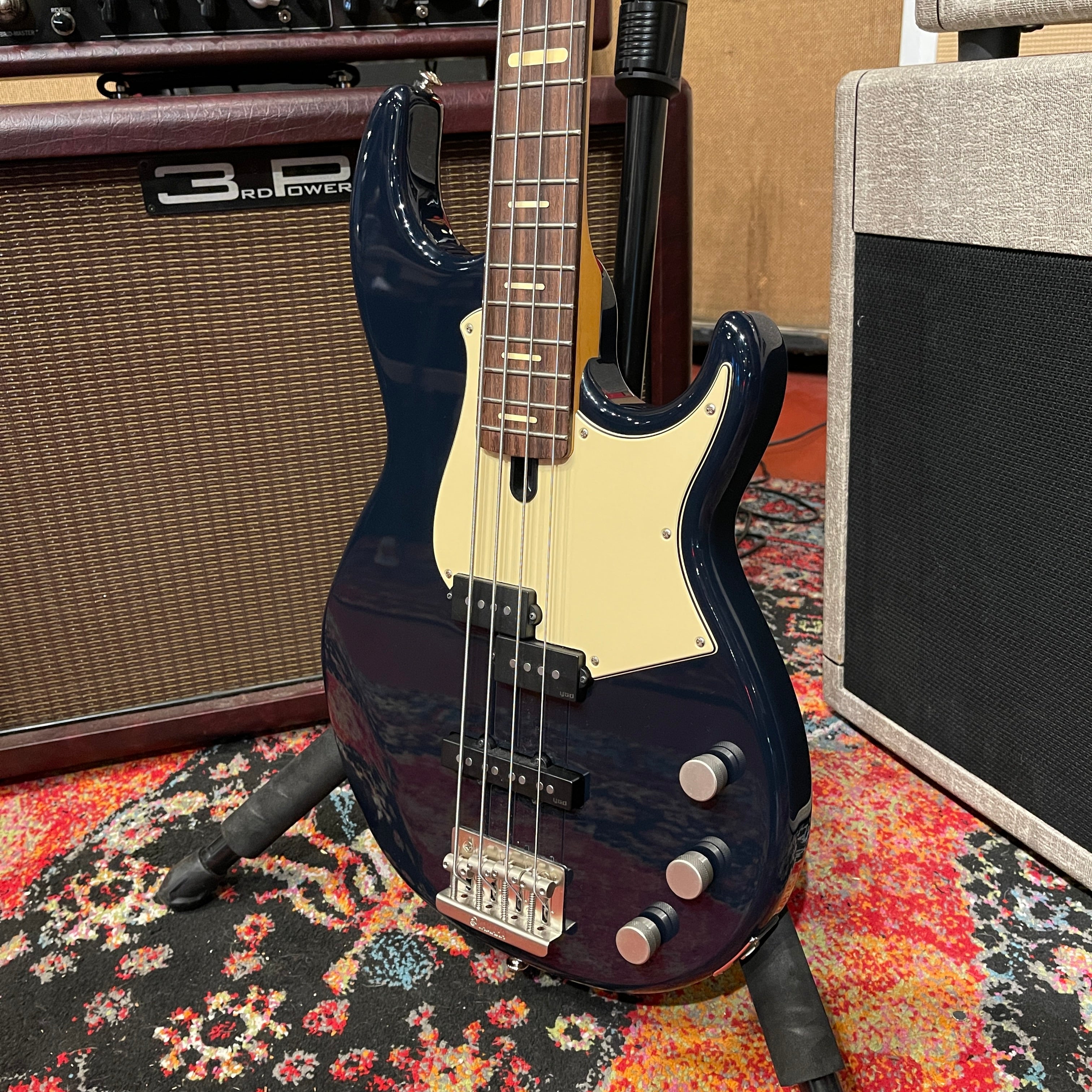 Yamaha Broad Bass - Includes Hardshell Case #23 - #IIZ324E | Big House ...