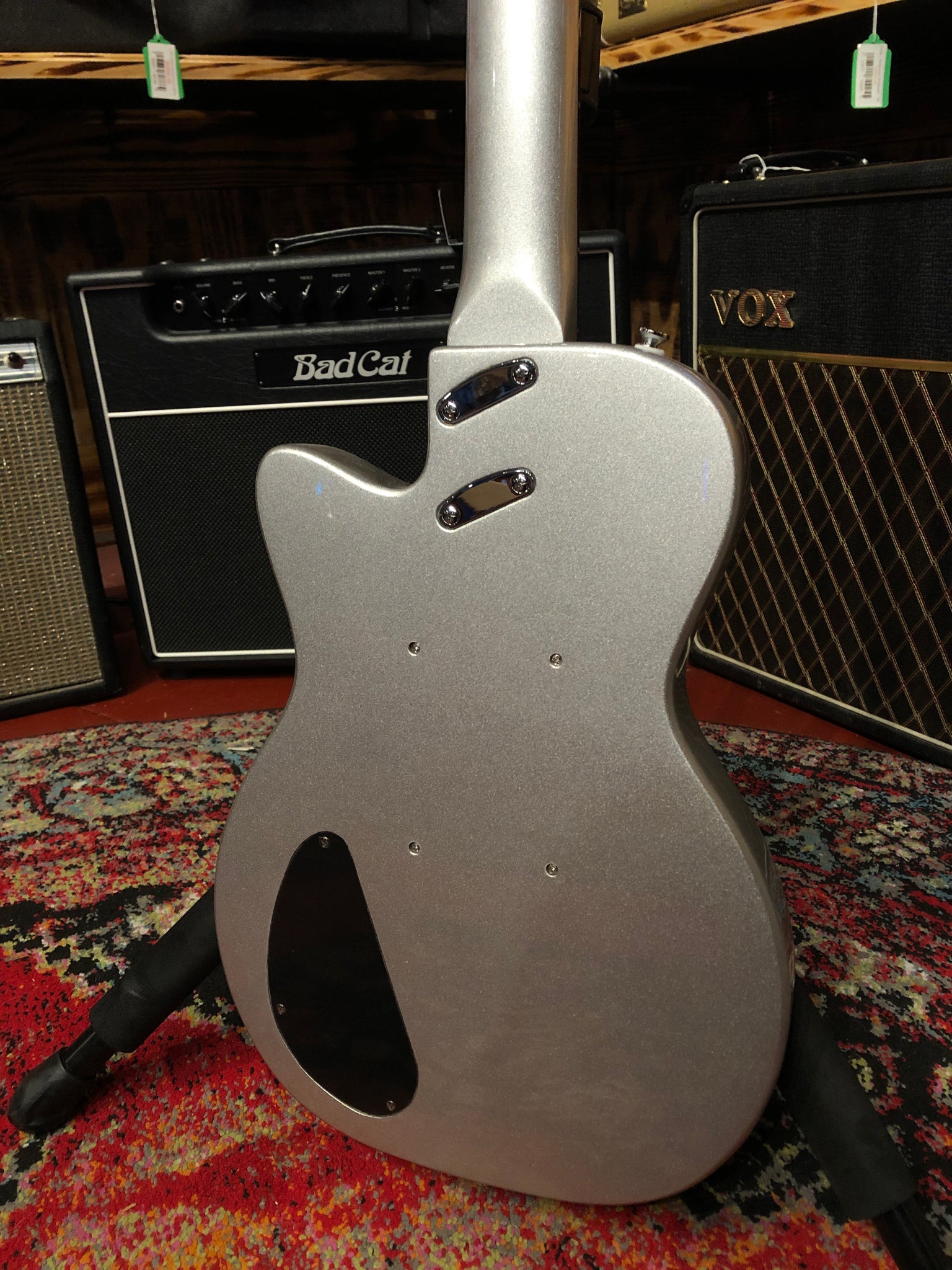 Silvertone 1444 SVB Silverburst Short Scale Bass *NEW* | Big House Guitars