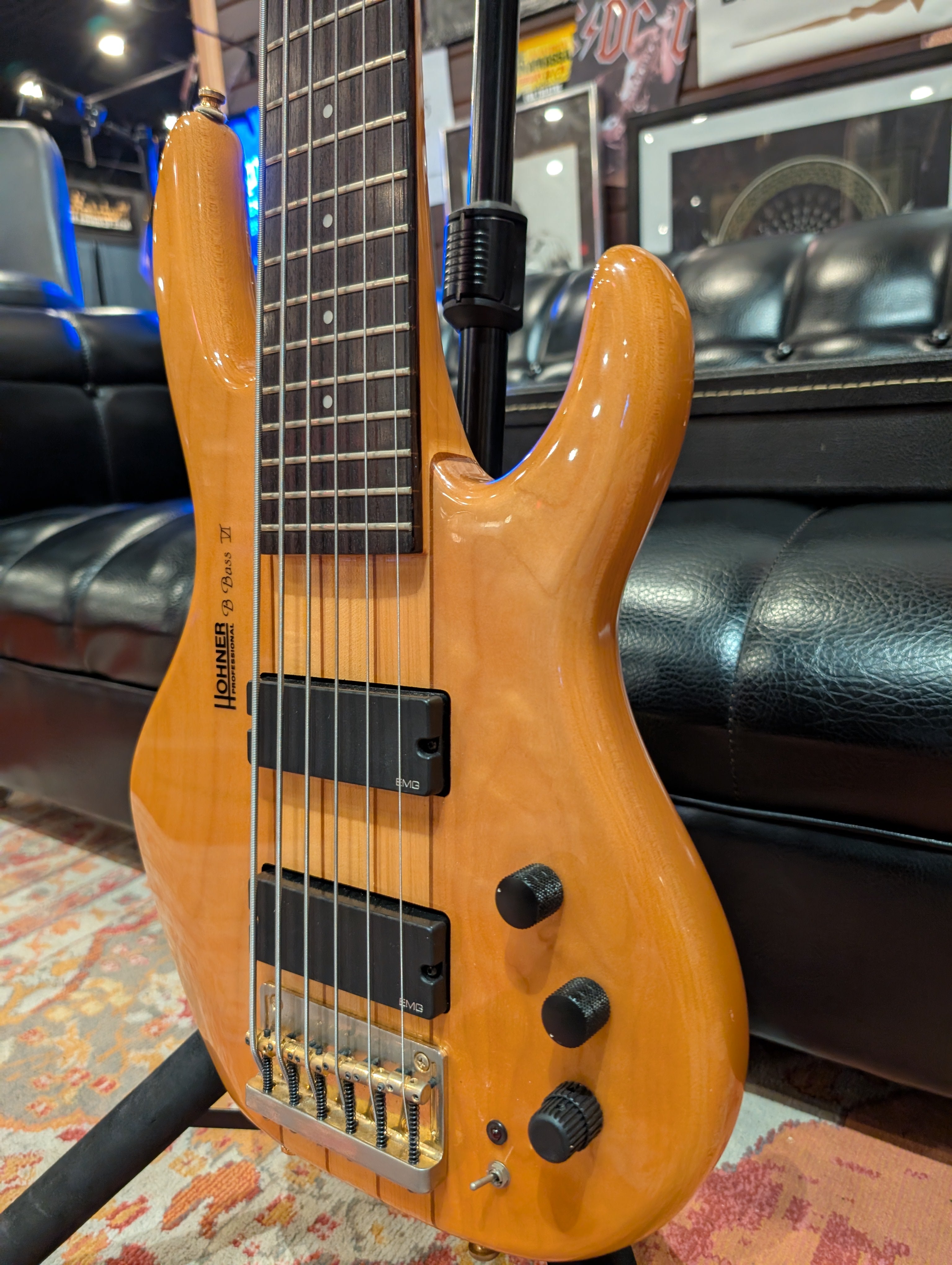 Hohner B Bass VI - Includes Hardcase - G-0869 | Big House Guitars